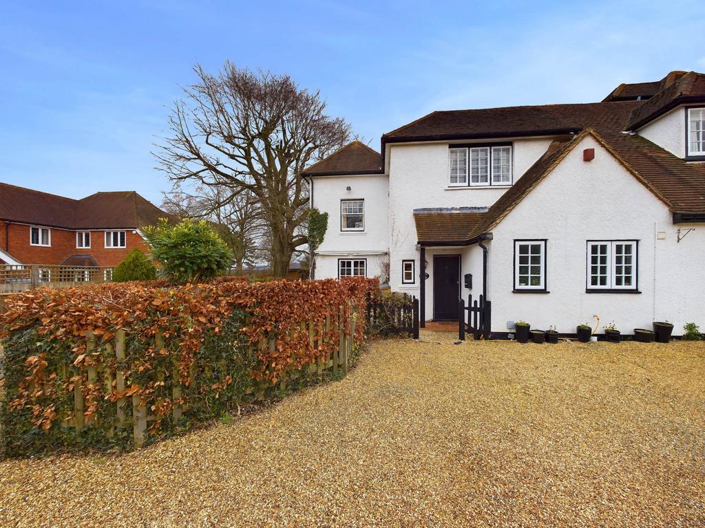 Perry Lane, Princes Risborough HP27 3 bed house for sale - £575,000