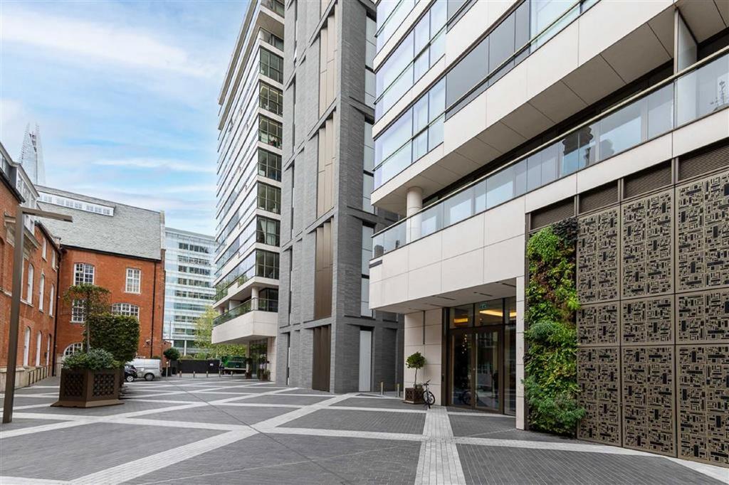 Earls Way, London SE1 1 bed flat - £3,600 pcm (£831 pw)