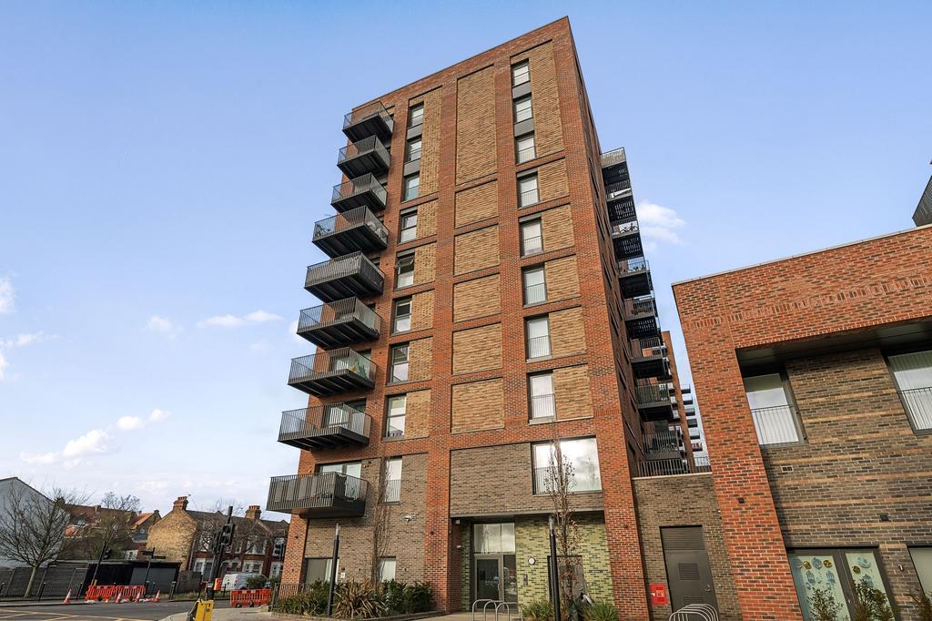 Ron Leighton Way, Cornwell House, E6 2 bed apartment - £350,000