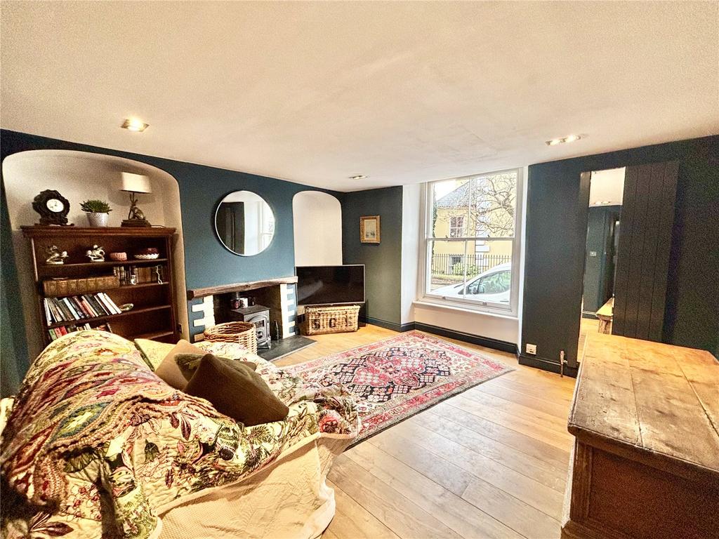 East Street, South Molton, Devon, EX36 2 bed terraced house for sale ...