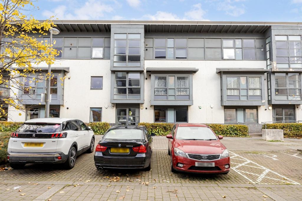 Matthew Street, Edinburgh, EH16 1 bed ground floor flat - £139,000