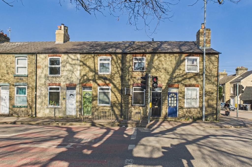 Newmarket Road, Cambridge... 2 bed terraced house - £360,000