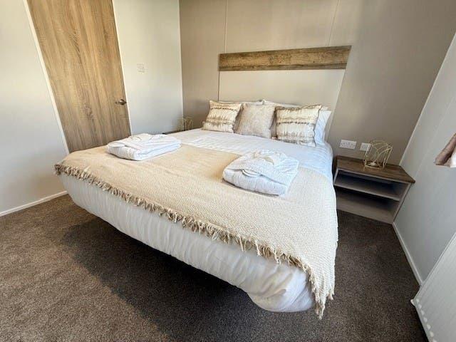 Rye Harbour Holiday Park 2 bed lodge for sale - £169,995