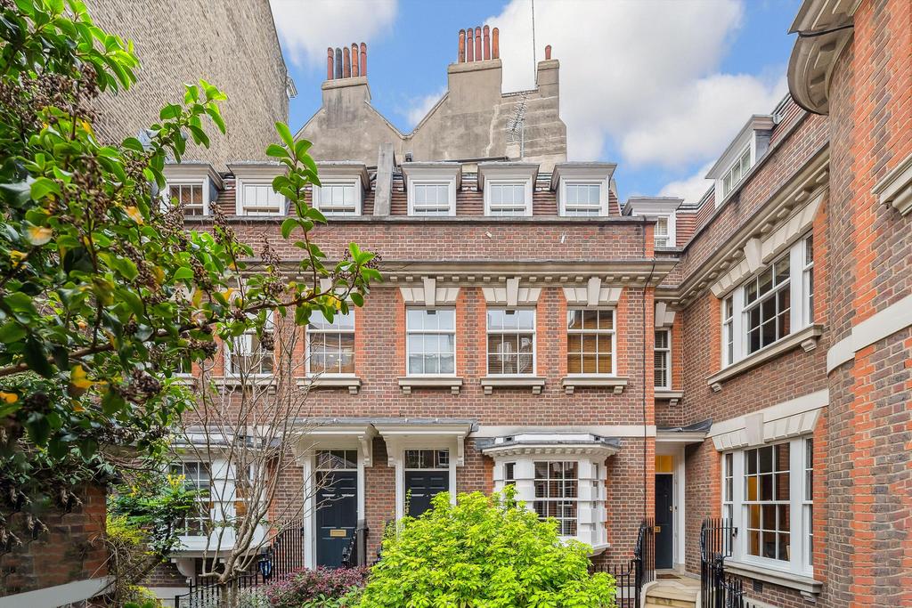 Dukes Mews, Marylebone, London, W1U 3 bed terraced house to rent - £ ...