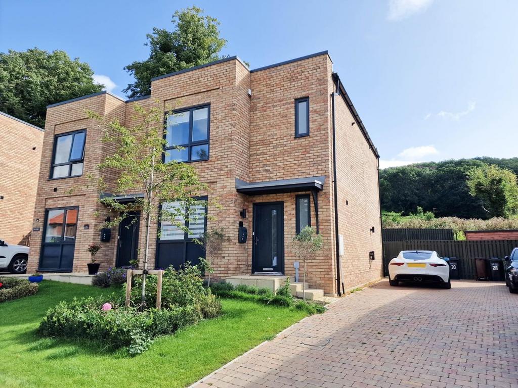 Beatrice Webb Lane, Standish, Stonehouse 3 bed house for sale - £440,000