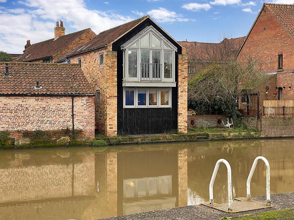 Millgate, Newark House to rent - £1,375 pcm (£317 pw)