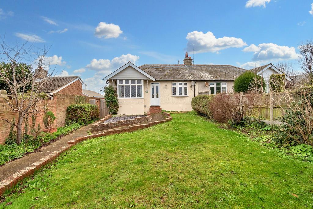 Downs Road, Ramsgate, CT11 3 bed bungalow - £300,000