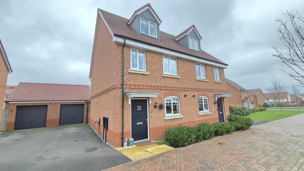 Spitfire Road, Southam, CV47 3 bed semi-detached house - £349,950