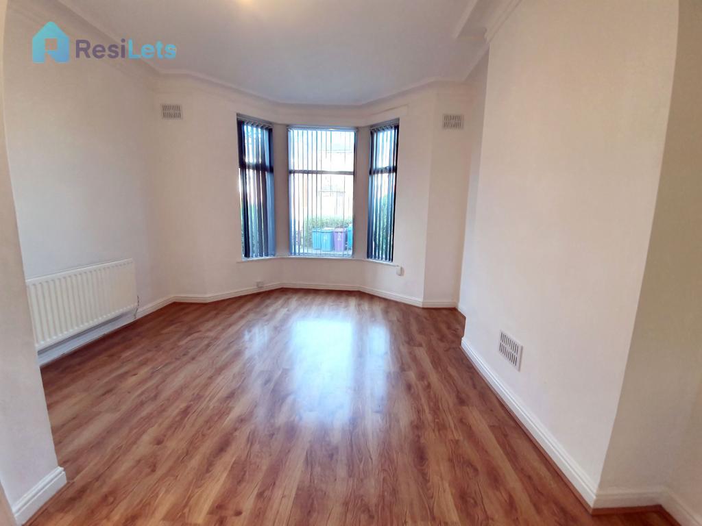 Flat, Moscow Drive, Liverpool 2 bed flat - £700 pcm (£162 pw)