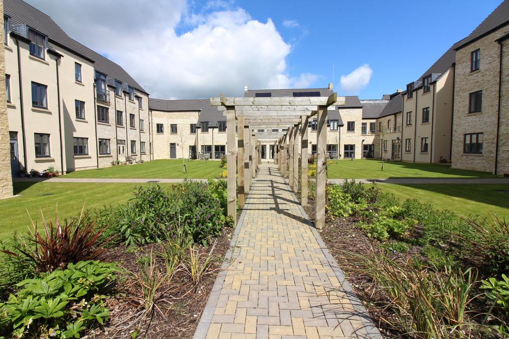 Trinity Road, Chipping Norton OX7 2 bed flat for sale - £325,000