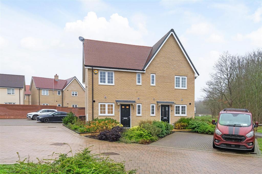Wright Grove, Witham, CM8 2 bed semi-detached house - £325,000