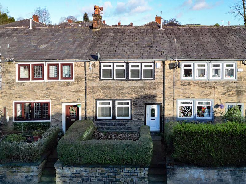 Dale Street, Milnrow, OL16 3NW 3 bed terraced house - £175,000