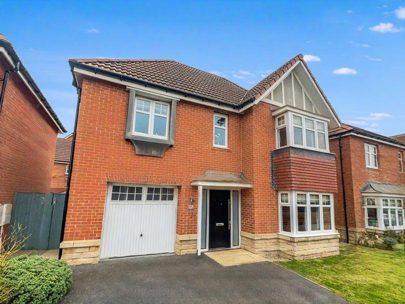 Tower Close, Pontefract WF8 4 bed detached house - £400,000