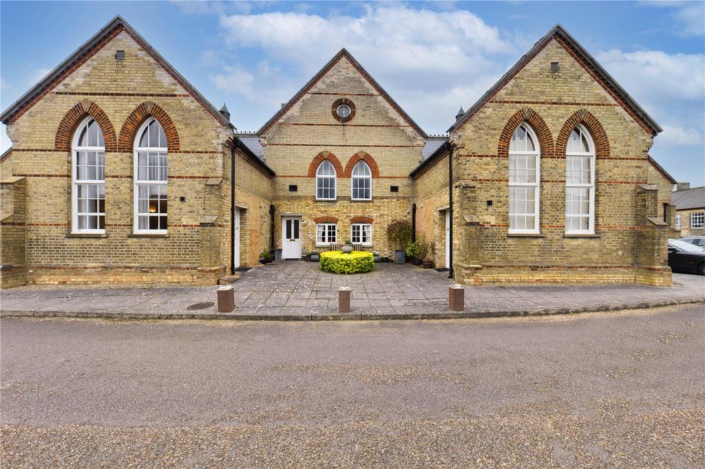Claremont Court, Biggleswade SG18 1 bed end of terrace house - £800 pcm ...