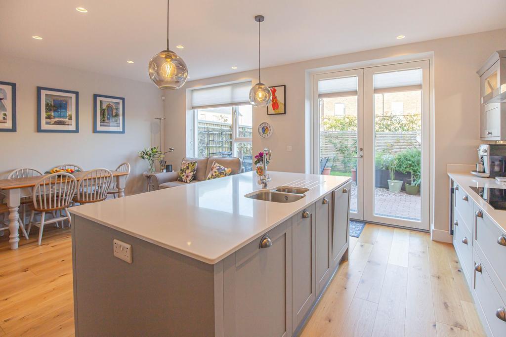 Somerbrook, Great Somerford, SN15 4 bed link detached house - £640,000