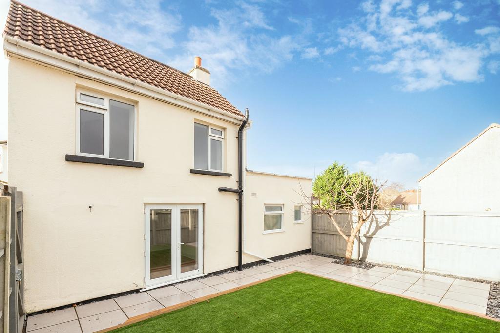 Bristol BS16 3 bed detached house - £390,000