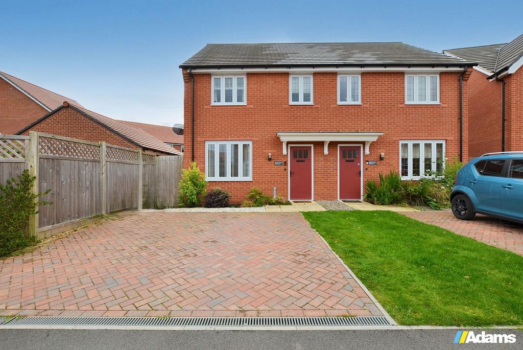 Hardwick Grove, Runcorn 3 bed semi-detached house - £260,000
