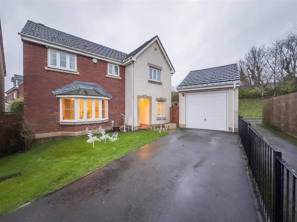 Churchwood, Pontypool NP4 4 bed detached house for sale - £380,000
