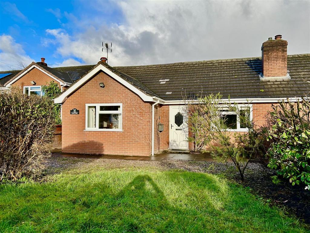The Cliftons, Fauls Green. 2 bed semi-detached bungalow - £265,000