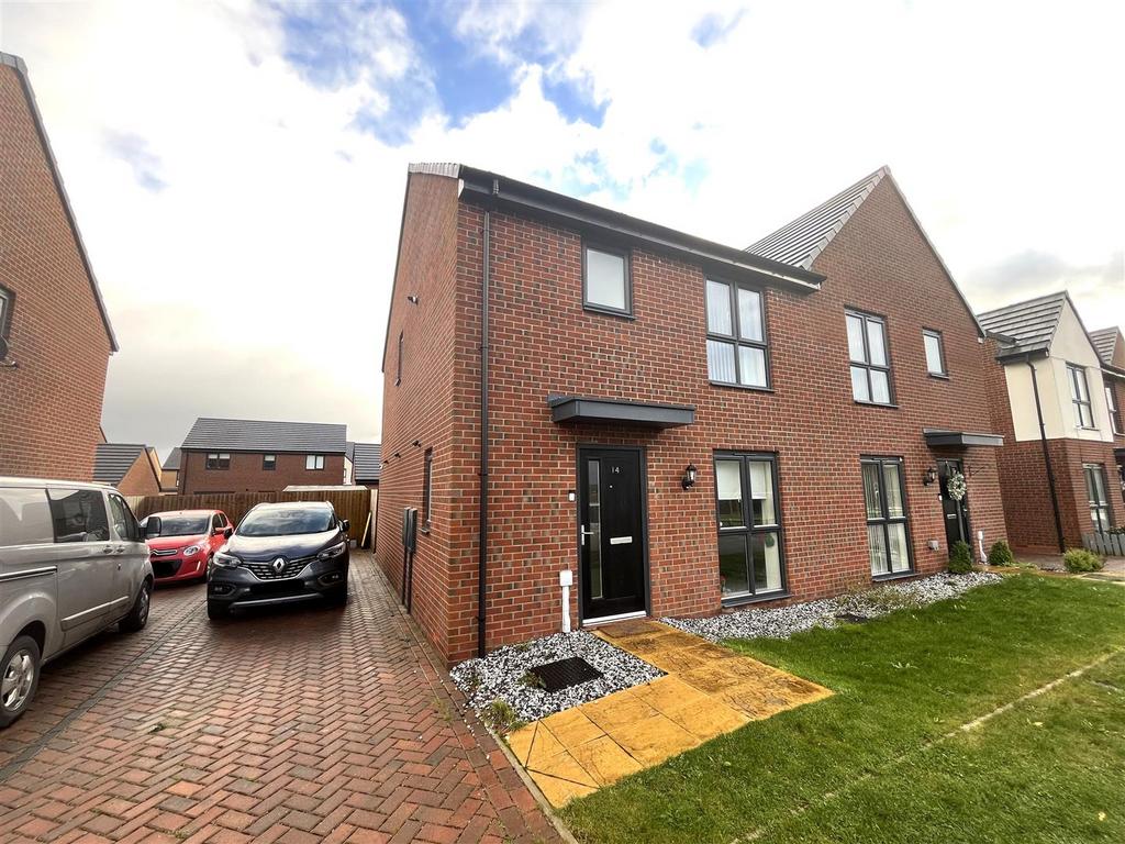 Lundy Close, Newcastle 3 bed semi-detached house - £229,000