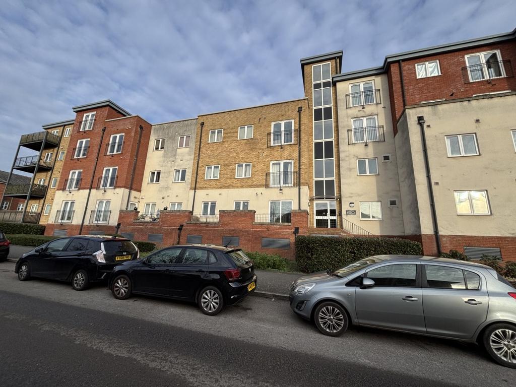Paveley Court, 30 Langstone Way... 2 bed apartment - £2,250 pcm (£519 pw)