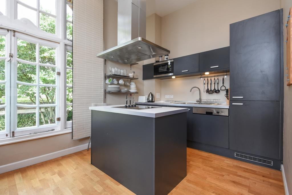 Scott Avenue Putney SW15 3 bed apartment to rent - £3,250 pcm (£750 pw)