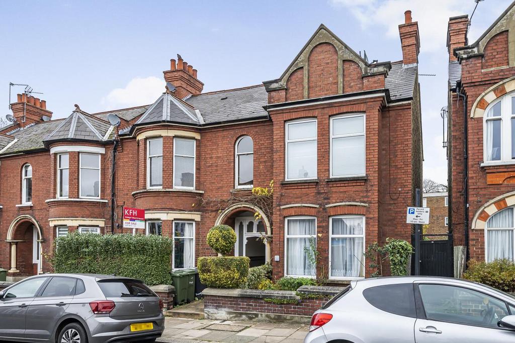 Radbourne Road, Balham, London, SW12 2 bed flat - £450,000