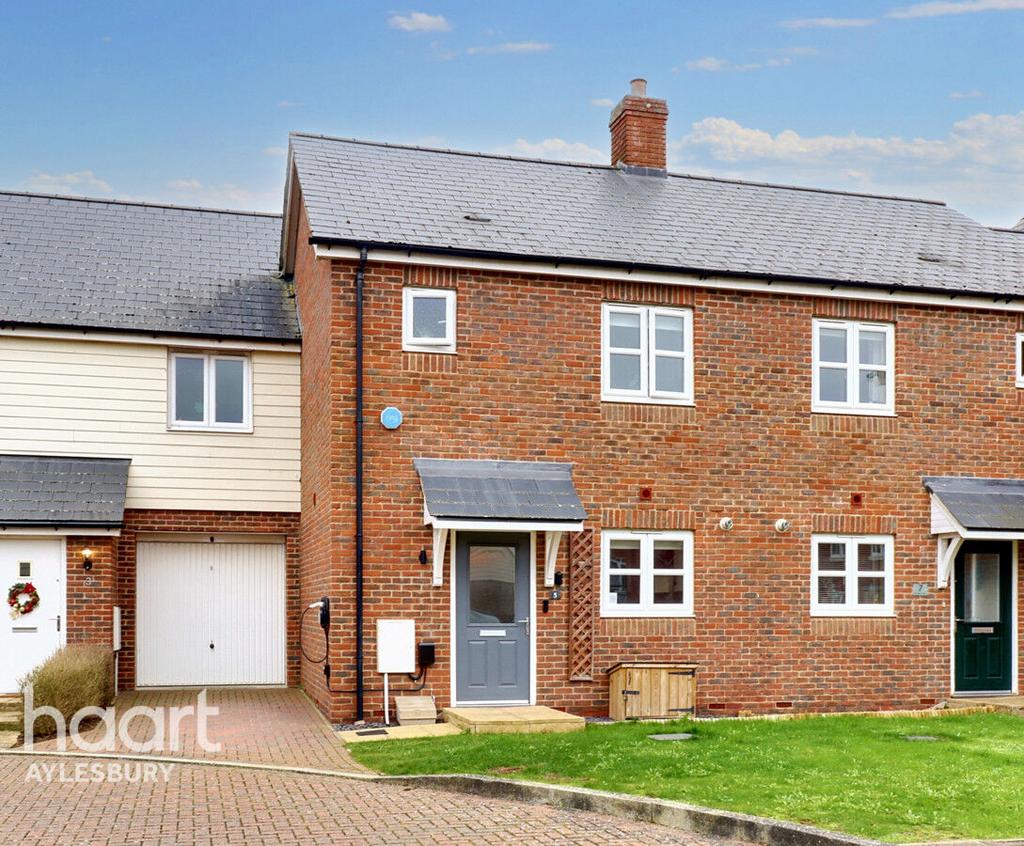 Morello Close, Aylesbury 2 bed end of terrace house for sale - £325,000