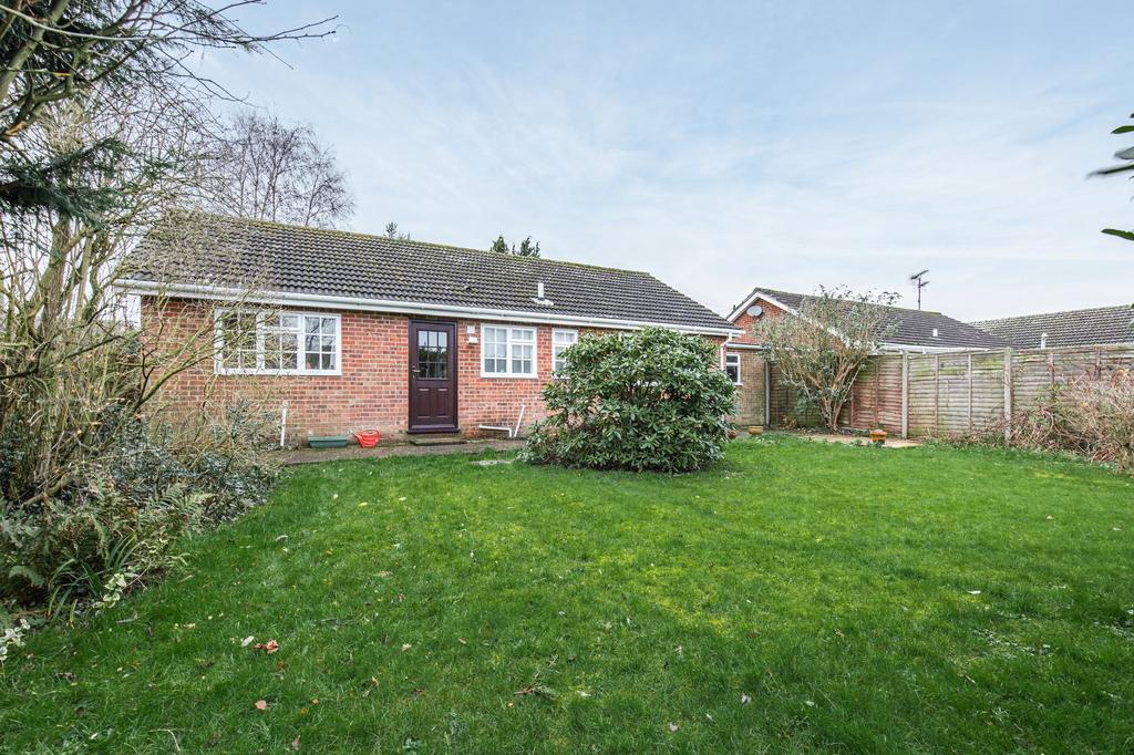 Lime Tree Crescent, Little Fransham... 3 bed bungalow for sale - £250,000