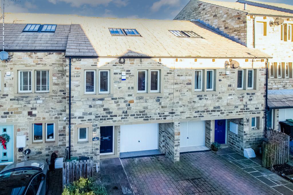 Southgate Fold, Honley, Holmfirth 3 bed terraced house - £289,950
