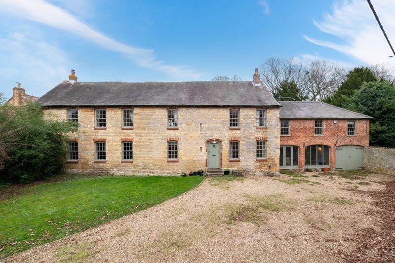 Hall Barn, Far End, Boothby Graffoe 5 bed barn conversion for sale - £ ...