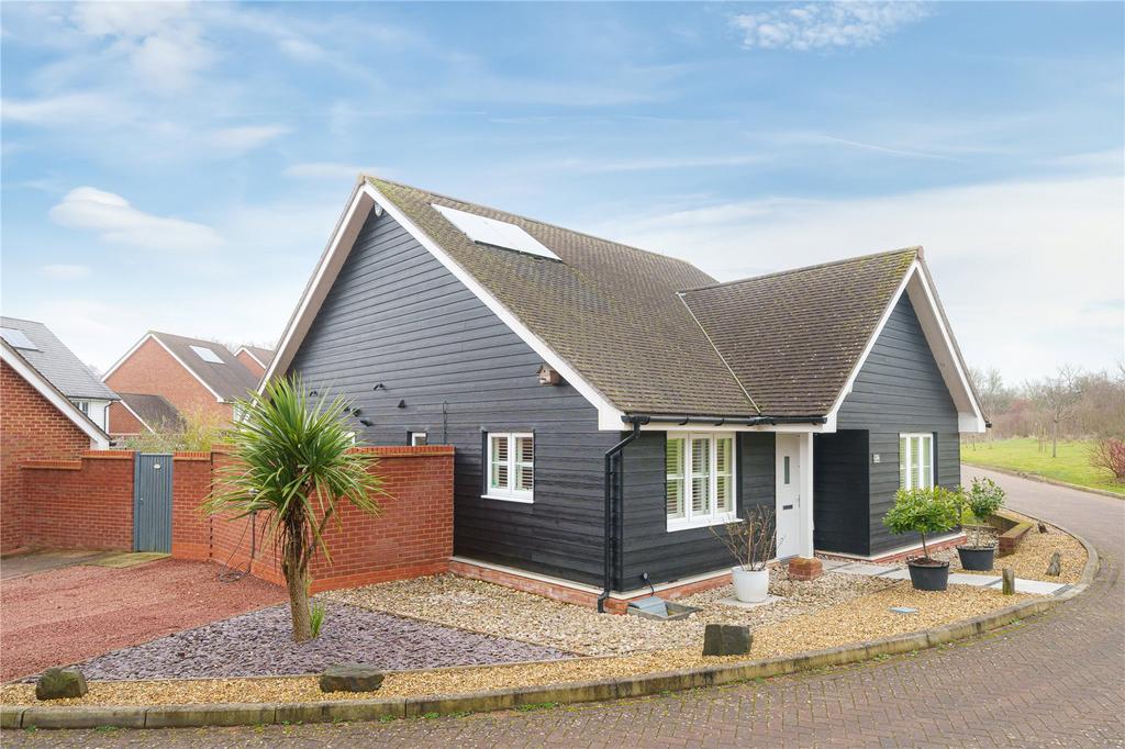 Owl Close, Billingshurst, RH14 2 bed bungalow - £650,000