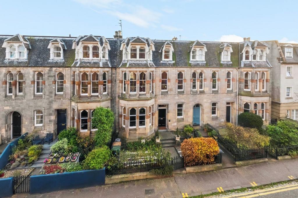 Bath Street, Edinburgh, EH15 2 bed flat - £320,000