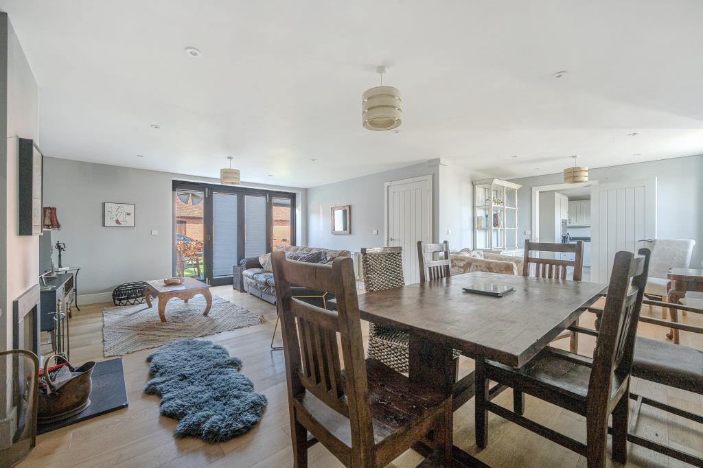James Lane, Grazeley Green, RG7 4 bed cottage - £2,285 pcm (£527 pw)