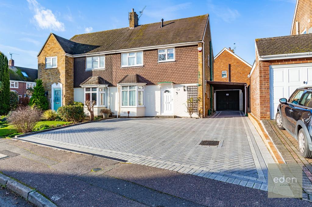 Hornbeam Close, Larkfield, ME20 3 bed semi-detached house - £360,000