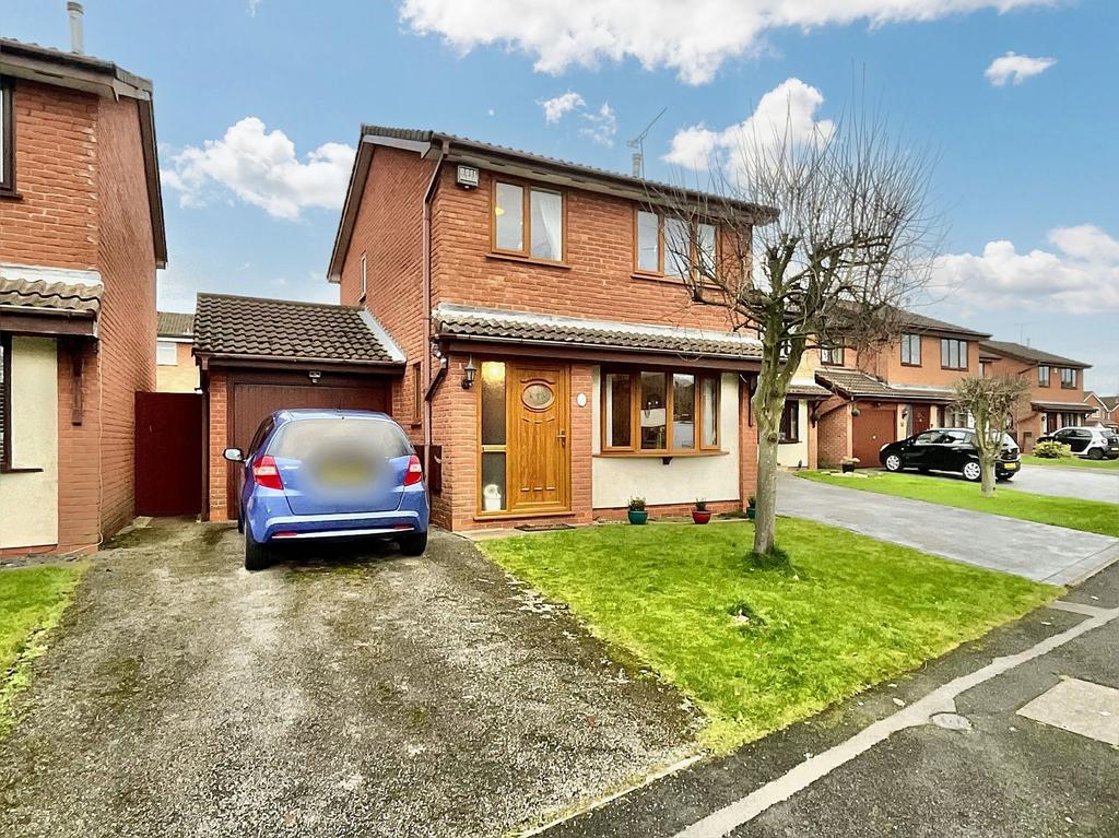 Charlcote Crescent, Wistaston, Crewe... 3 bed detached house - £235,000
