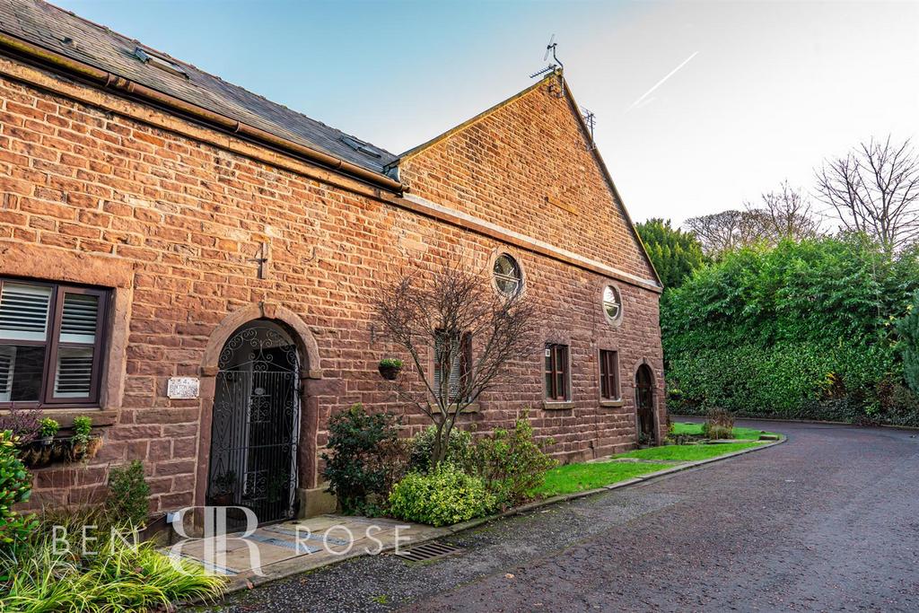 Euxton Hall Mews, Euxton, Chorley 2 bed apartment for sale - £249,995