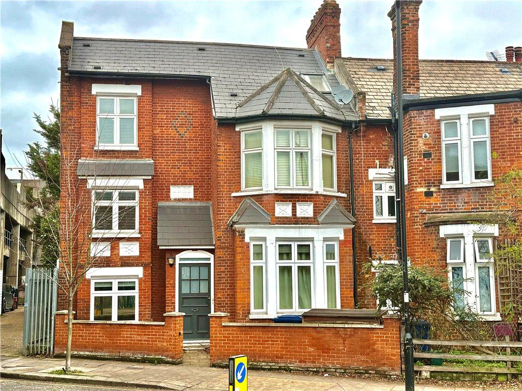 Acton Lane, London, W4 3 bed apartment - £675,000