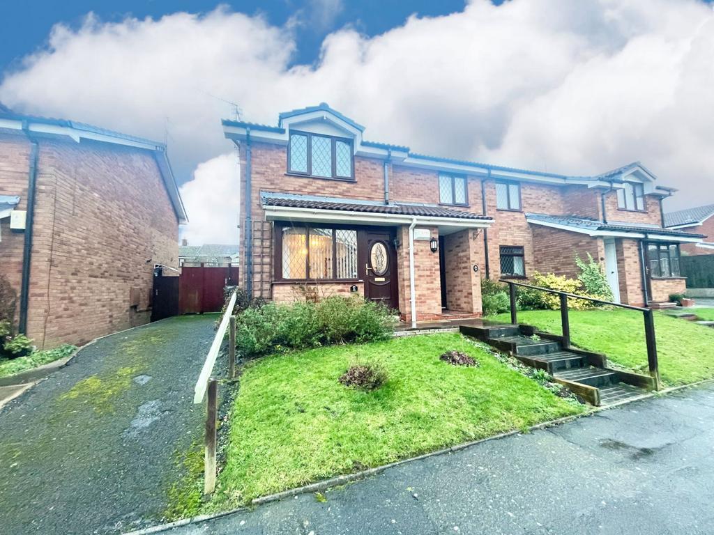 Woodcombe Close, Brierley Hill DY5 2 bed ground floor flat for sale - £ ...