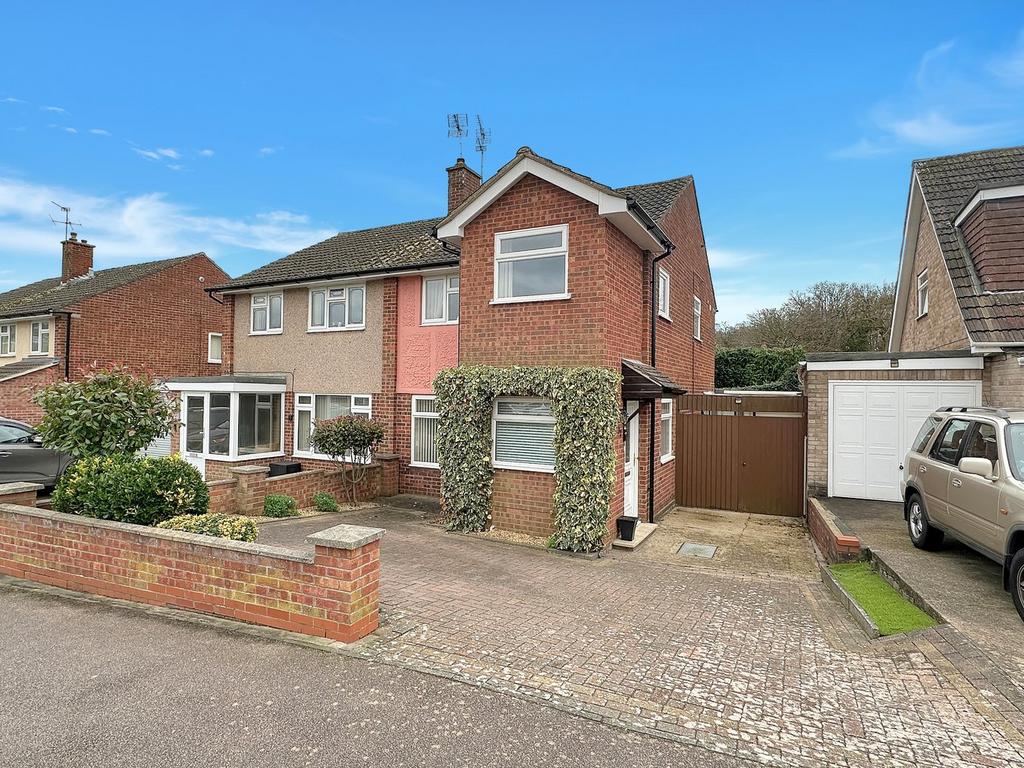 Grymes Dyke Way, Stanway, Colchester... 3 bed semi-detached house - £ ...
