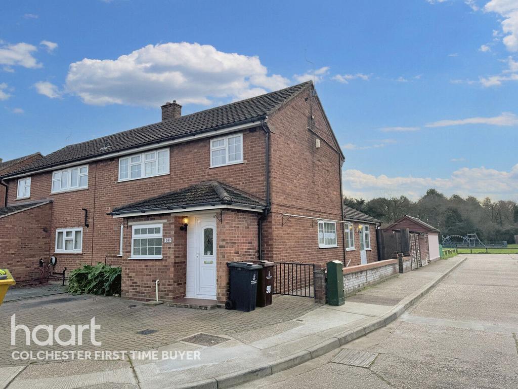 Finchingfield Way, Colchester 3 bed semi-detached house - £300,000