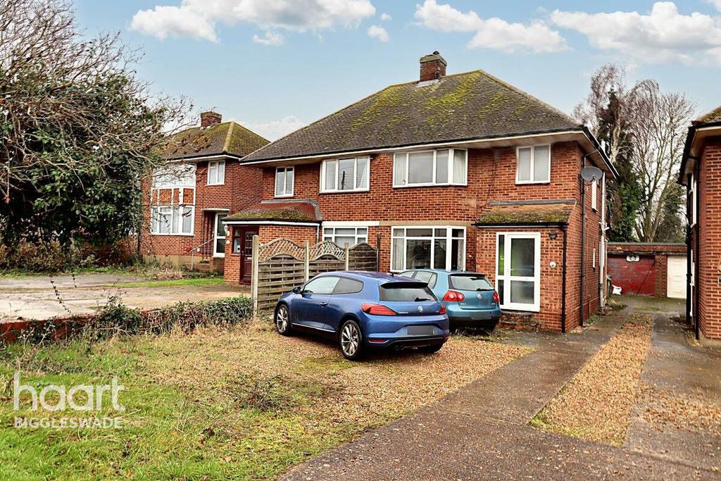 Station Road, Henlow 3 bed semi-detached house for sale - £350,000
