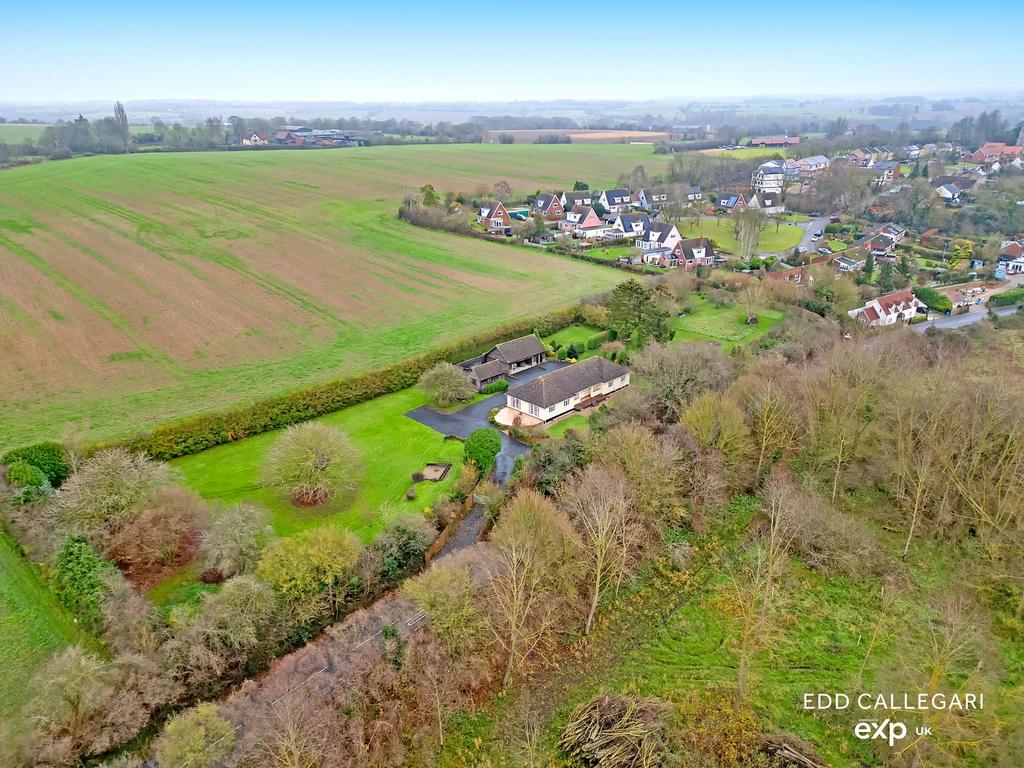 Brent Eleigh Road, Ipswich IP7 4 bed detached bungalow for sale - £750,000
