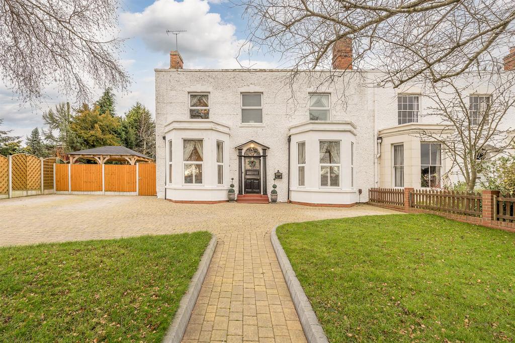 Tynings Close, Franche, DY11 5JP 4 bed character property for sale - £ ...