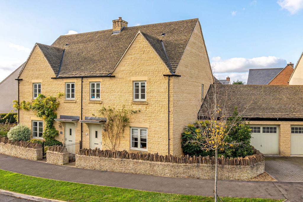 Mercer Way, Tetbury 4 bed semi-detached house for sale - £550,000