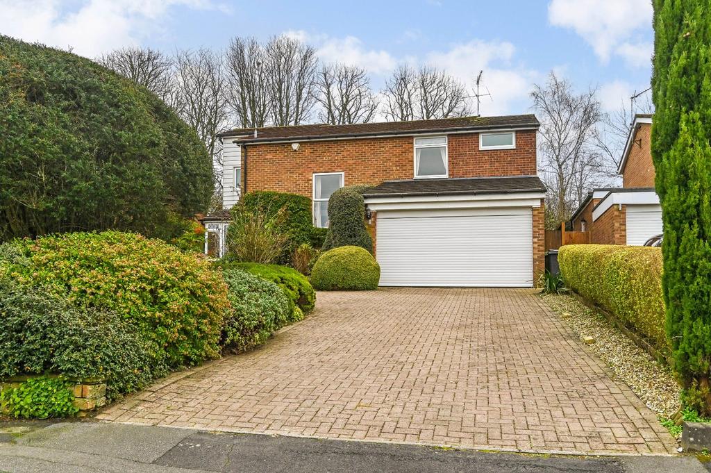 Princess Drive, Alton, Hampshire 4 bed detached house - £675,000