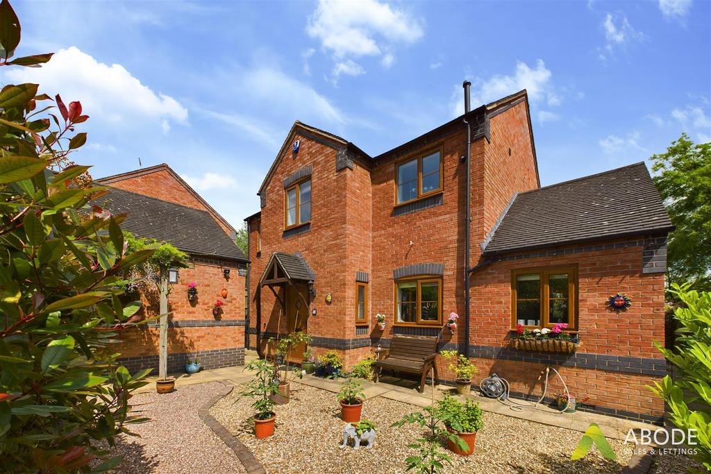 Henhurst Farm, Burton On Trent DE13 4 bed detached house - £449,995