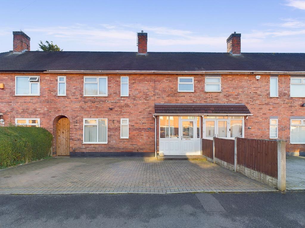 Vale Crescent North, Nottingham NG8 3 bed terraced house - £210,000