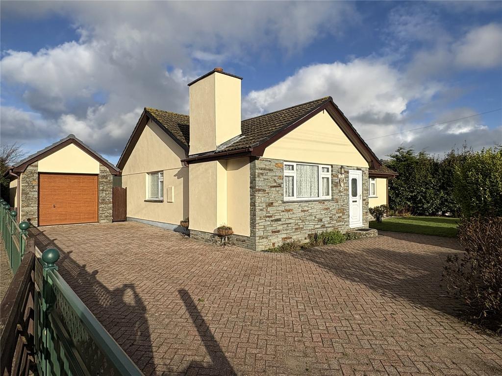 Marshgate, Cornwall PL32 3 bed bungalow for sale - £395,000