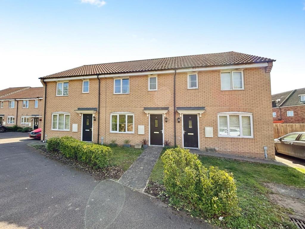 Aster Close, Red Lodge IP28 3 bed terraced house - £230,000